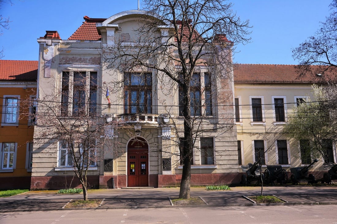 Muzeul Militar Naţional – Oradea | Acasa la Romani